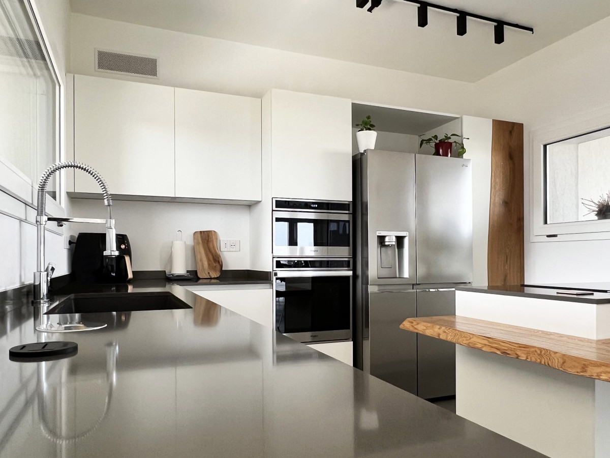 CUCINA MODERNA CON ROVERE - De Paoli Romano